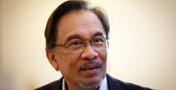 Anwar Ibrahim Bio, Early Life, Career, Net Worth and Salary