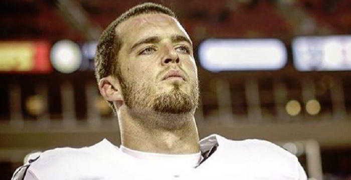 Derek Carr Bio, Early Life, Career, Net Worth and Salary